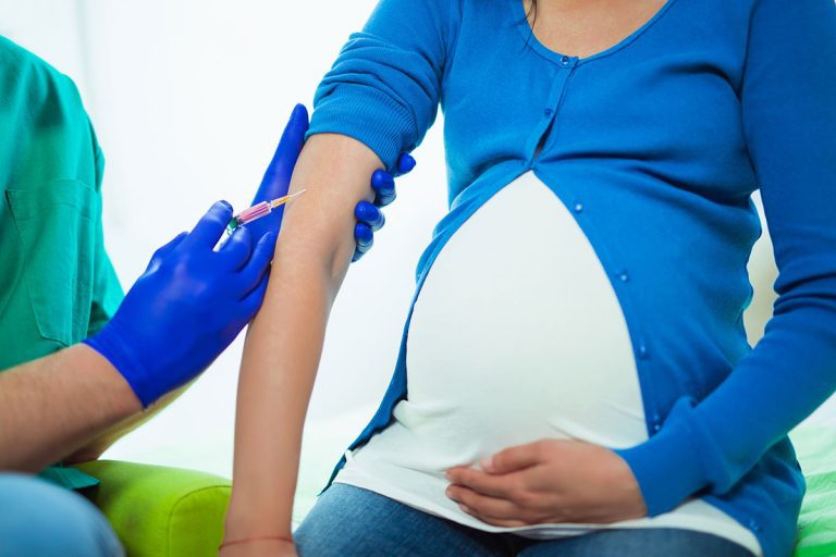 Why Pregnant Women Should Receive a Flu Shot - Women's Health Arizona